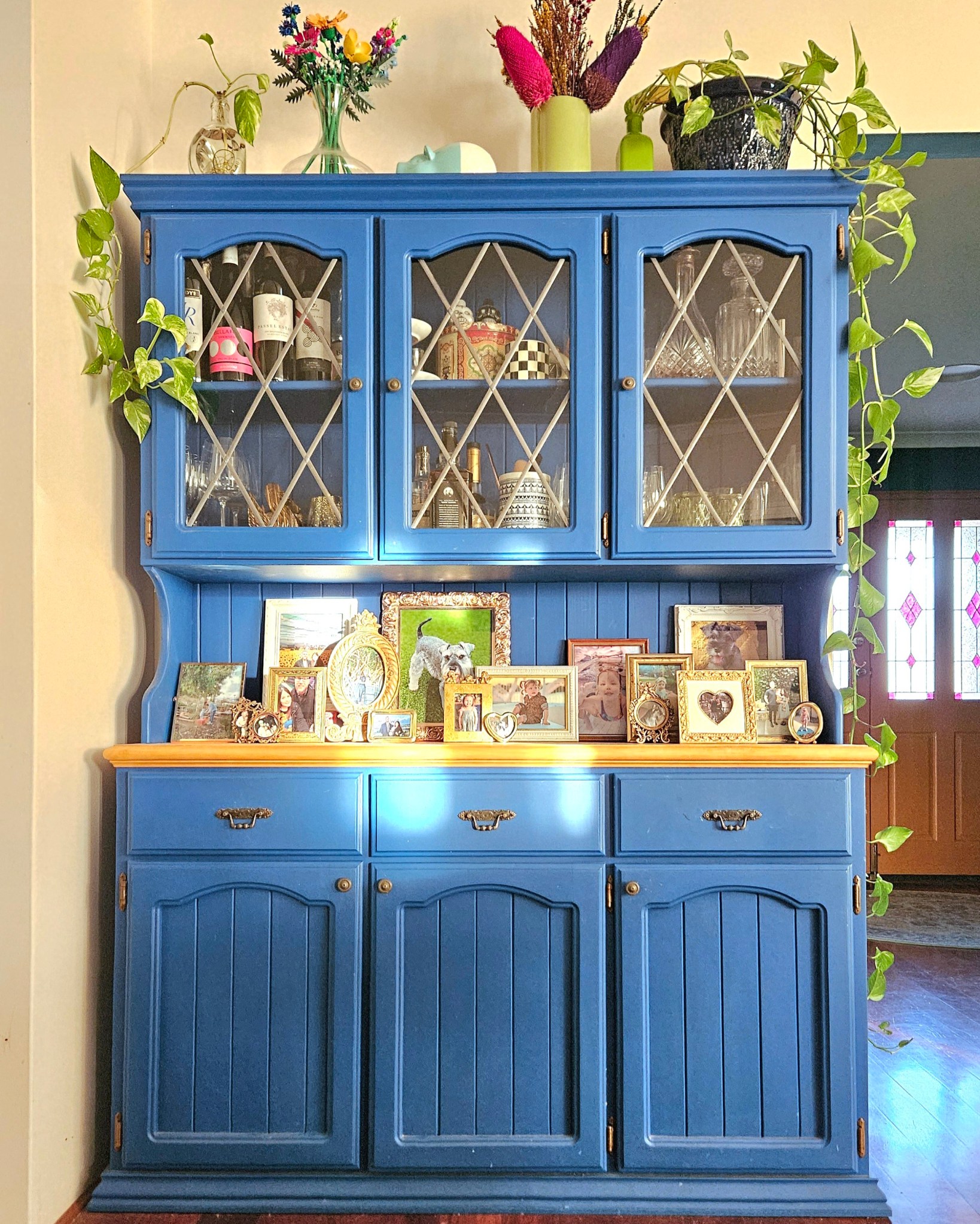 Room Tour: Our Eclectic Open Plan Living & Dining – mismatchedhome.blog